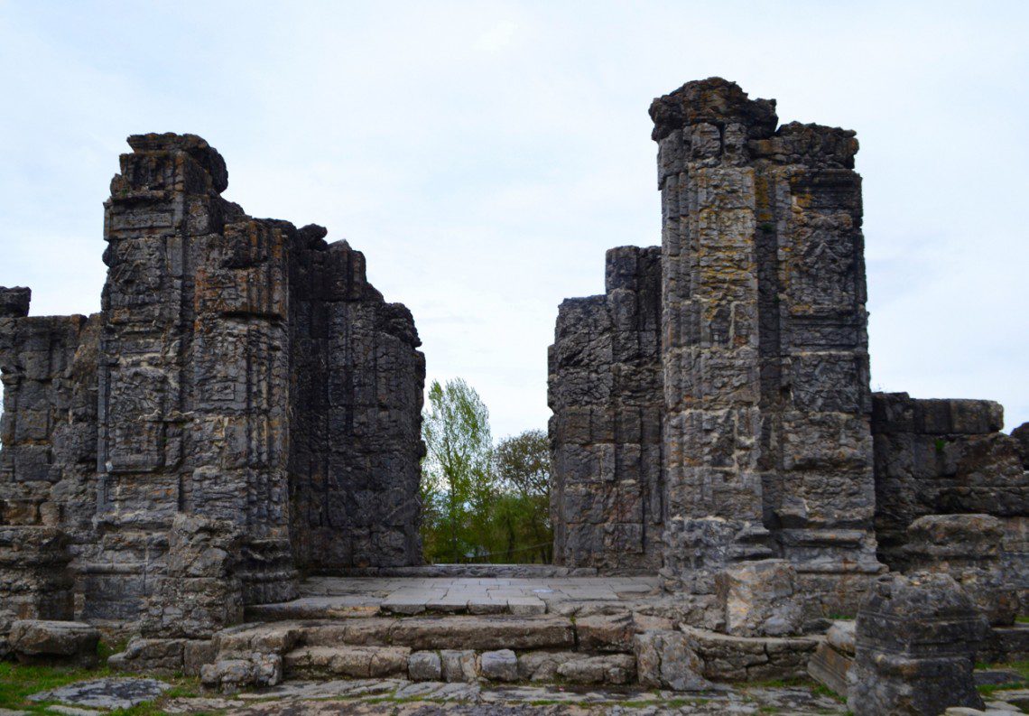 Martand Sun Temple | A gem of a temple in Kashmir!